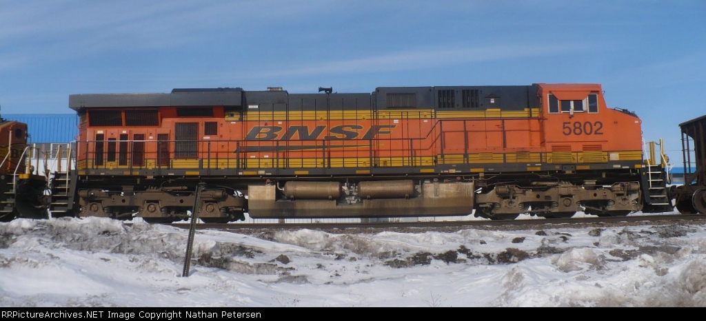 BNSF 5802